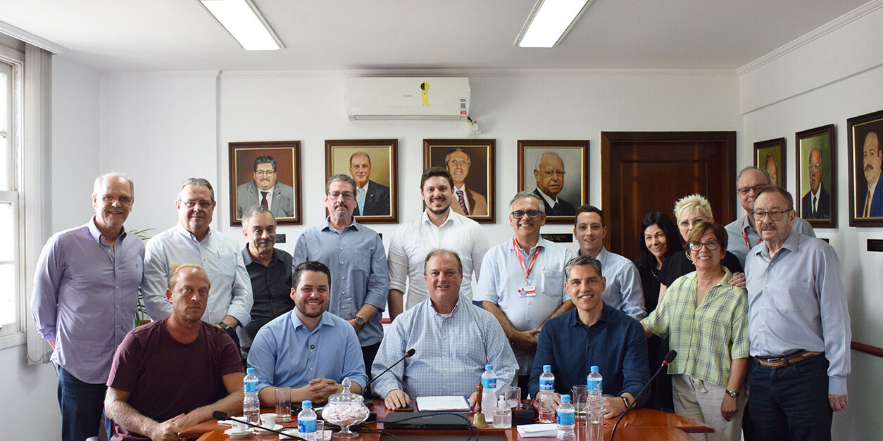 Prefeito Gilvan Ferreira Apresenta Balan o Dos Primeiros Nove Meses De Prefeito Gilvan Ferreira Apresenta Balan o Dos Primeiros Nove Meses De